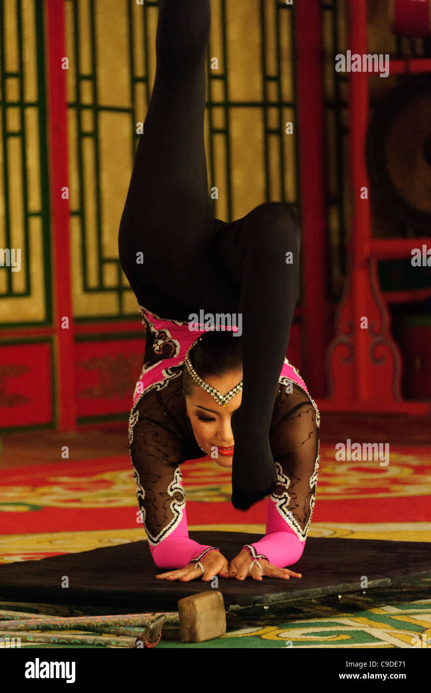 Contortionist dancer tumen ekh mongolian hi-res stock photography and ...