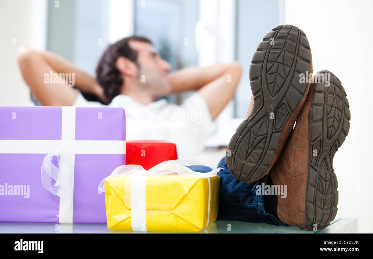 Man feet up hi-res stock photography and images - Alamy