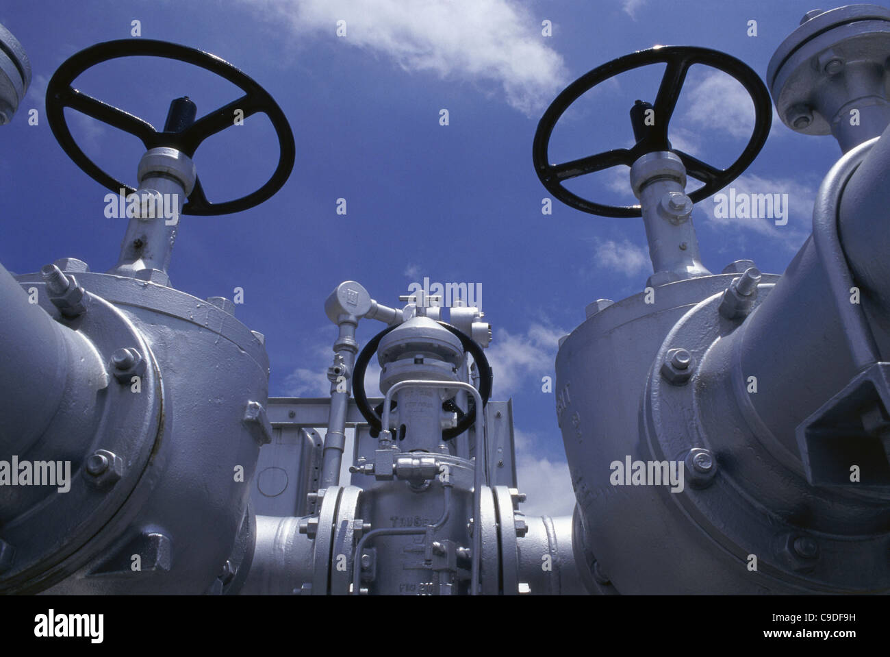 Pipes at an oil refinery Stock Photo - Alamy