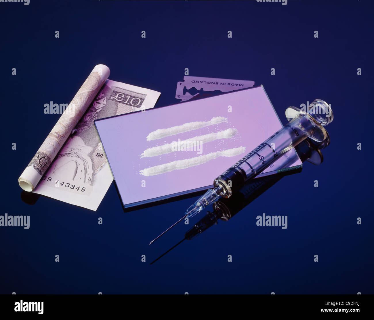 Cocaine gram hi-res stock photography and images - Alamy