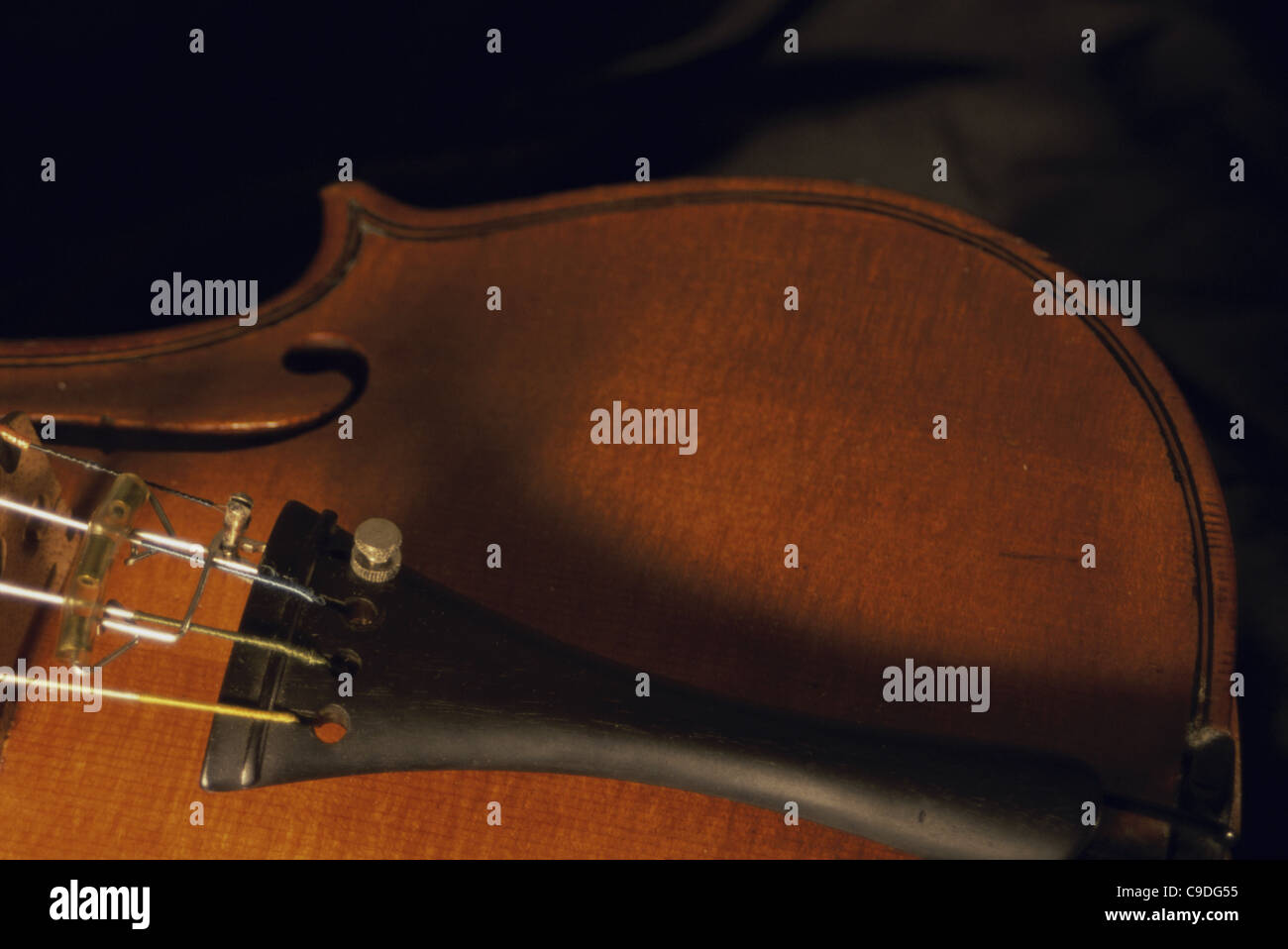 Close-up of a violin Stock Photo - Alamy