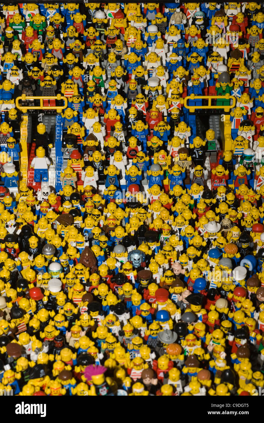 Crowds people convention hi-res stock photography and images - Alamy