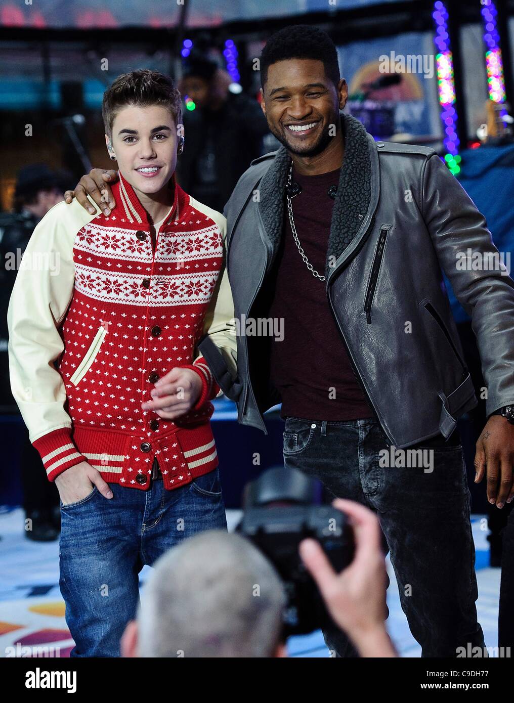 Justin Bieber, Usher on stage for NBC Today Show Concert with Justin ...