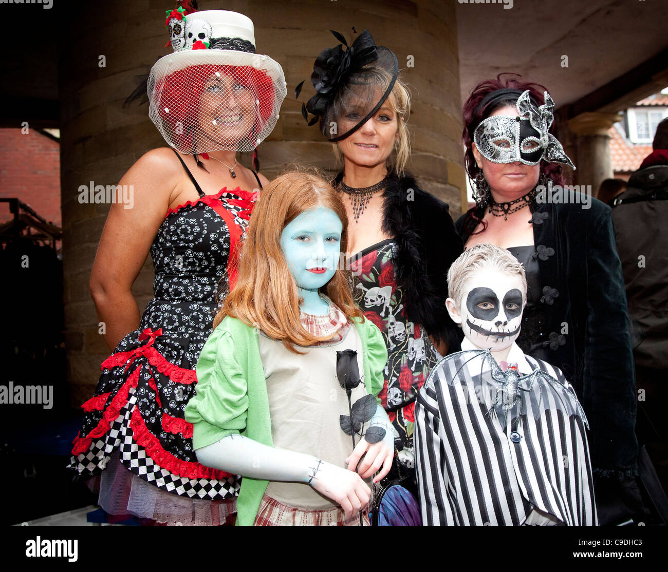 Whitby goth weekend hi-res stock photography and images - Alamy