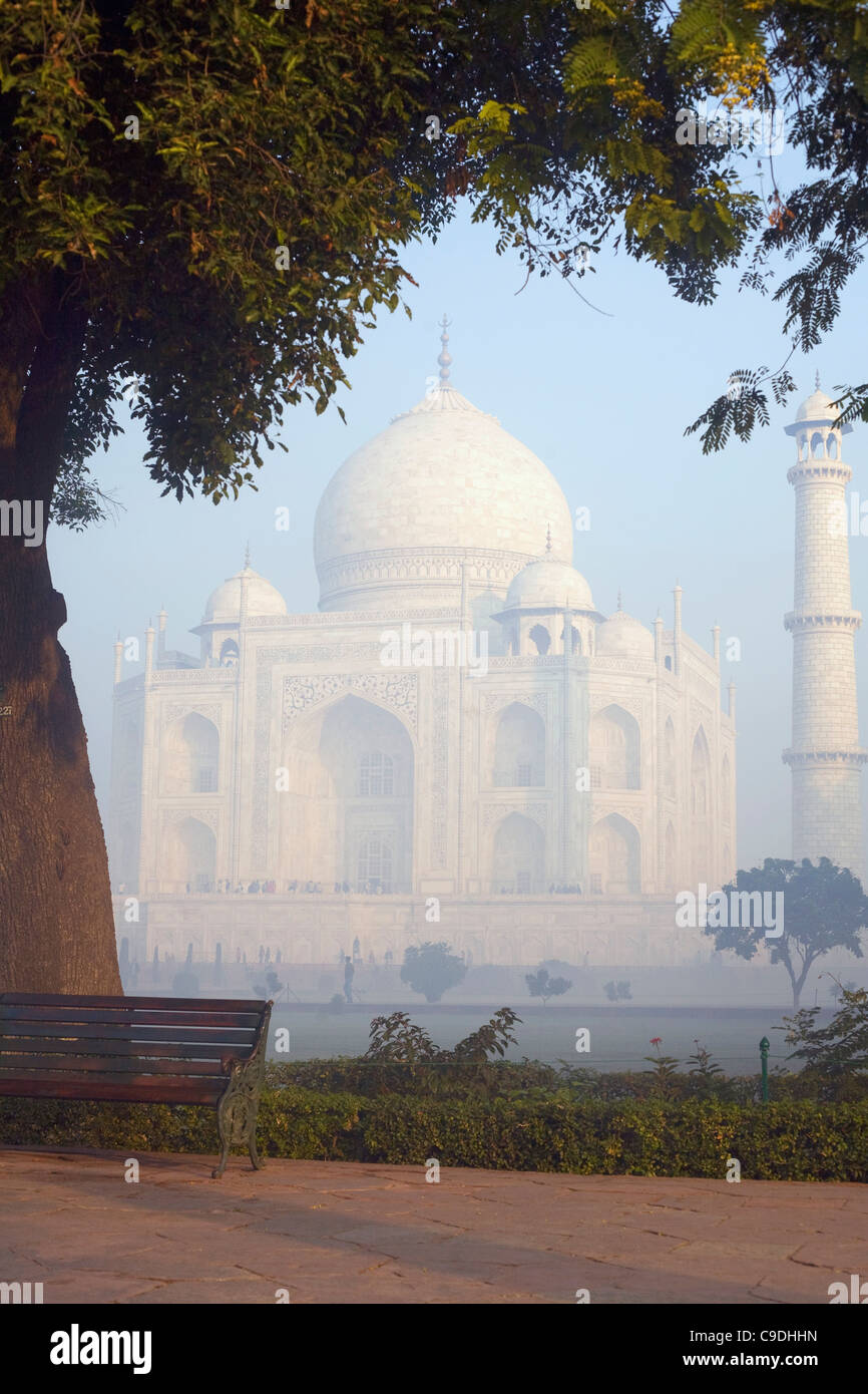 Taj mahal no people bench hi-res stock photography and images - Alamy