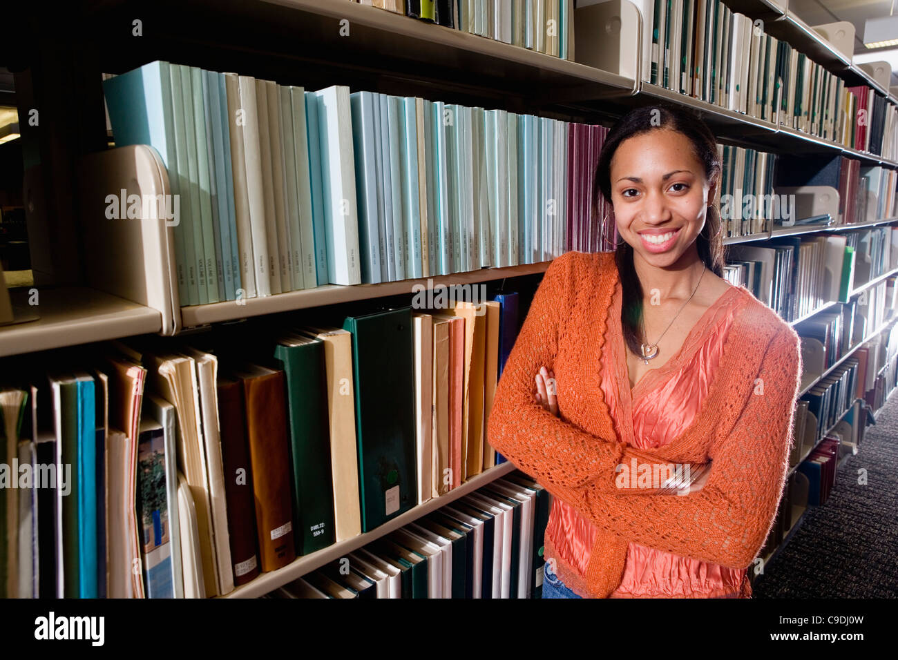 University library stacks reference hi-res stock photography and images ...
