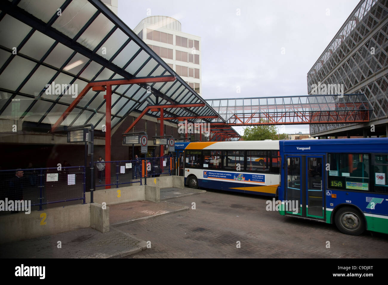 Bus stop bays hi-res stock photography and images - Alamy