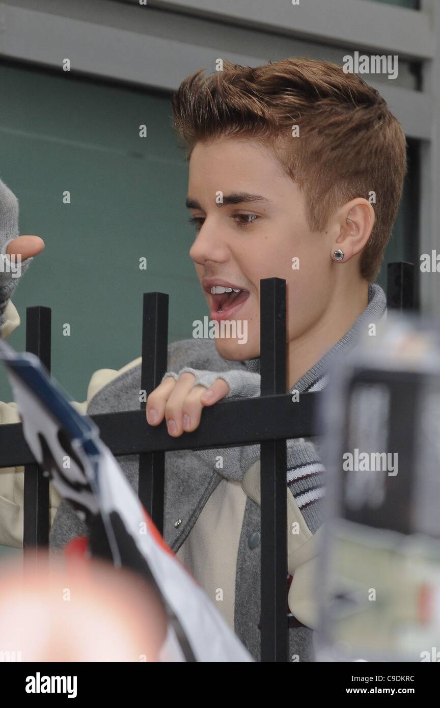 Justin Bieber, leaves the 'View' taping at the ABC West End Studio out ...