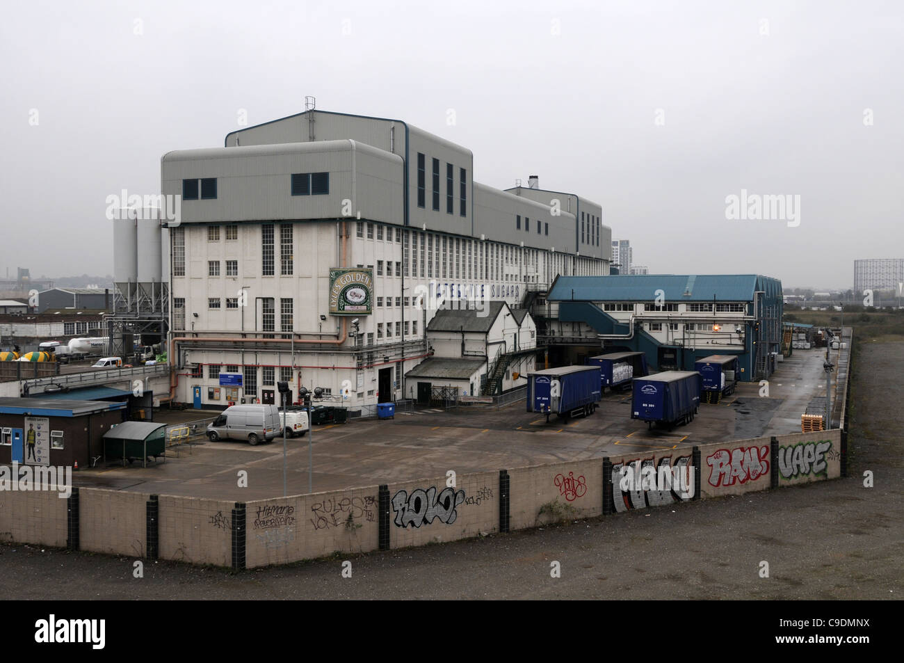 Tate lyle factory silvertown london hi-res stock photography and images ...