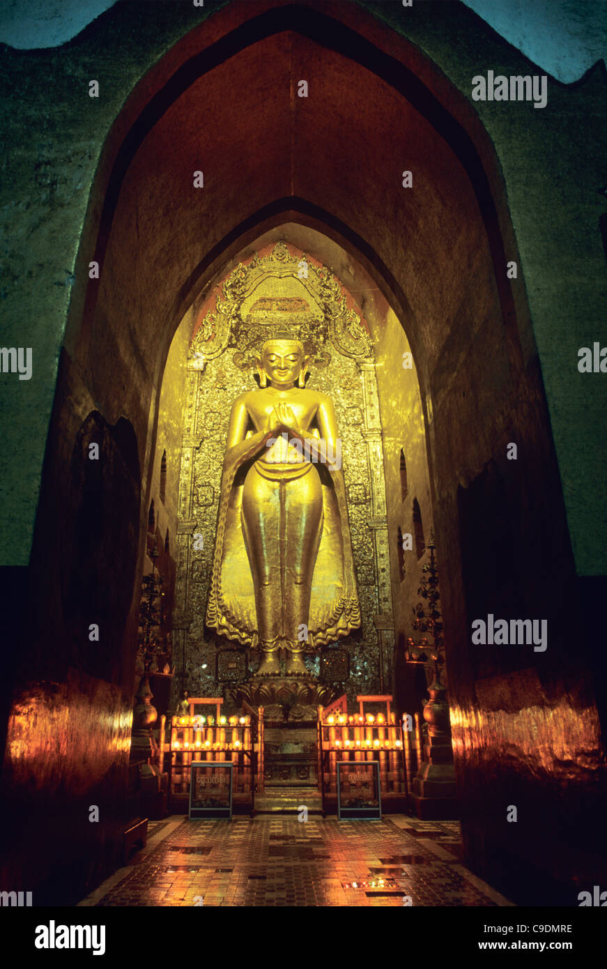 Bagan temples, buddha statue Stock Photo - Alamy