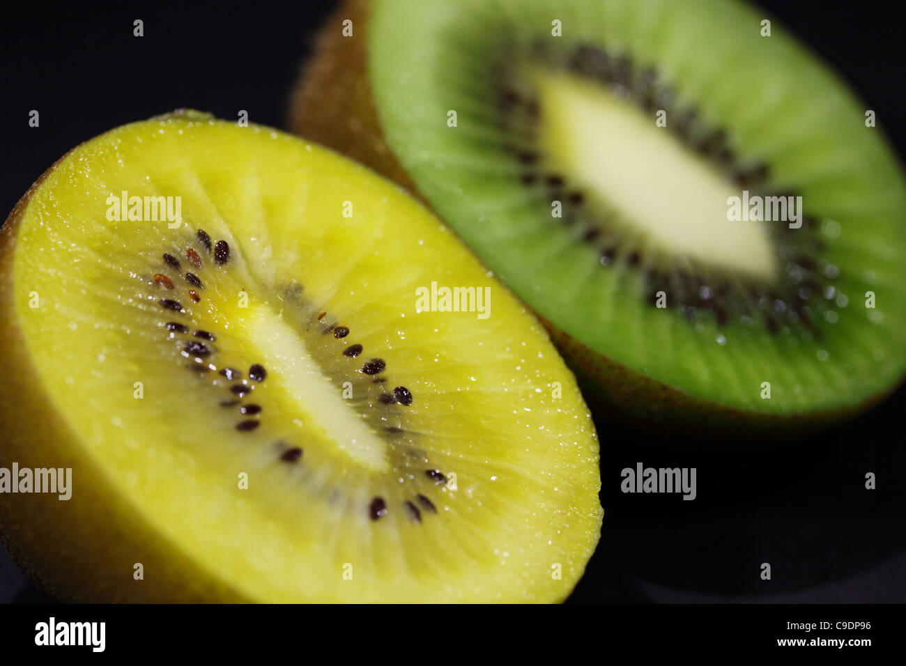 Green kiwi fruit close hi-res stock photography and images - Alamy