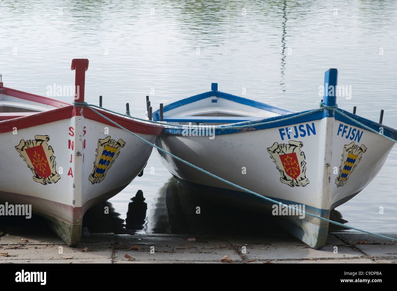 Jousting boats hi-res stock photography and images - Alamy