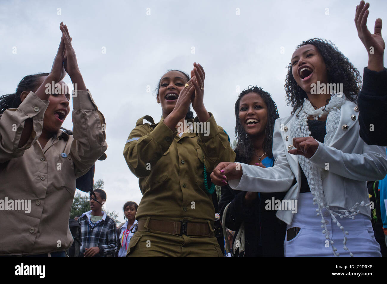 Young women, including Ethiopian IDF soldiers, dance in a women-only ...