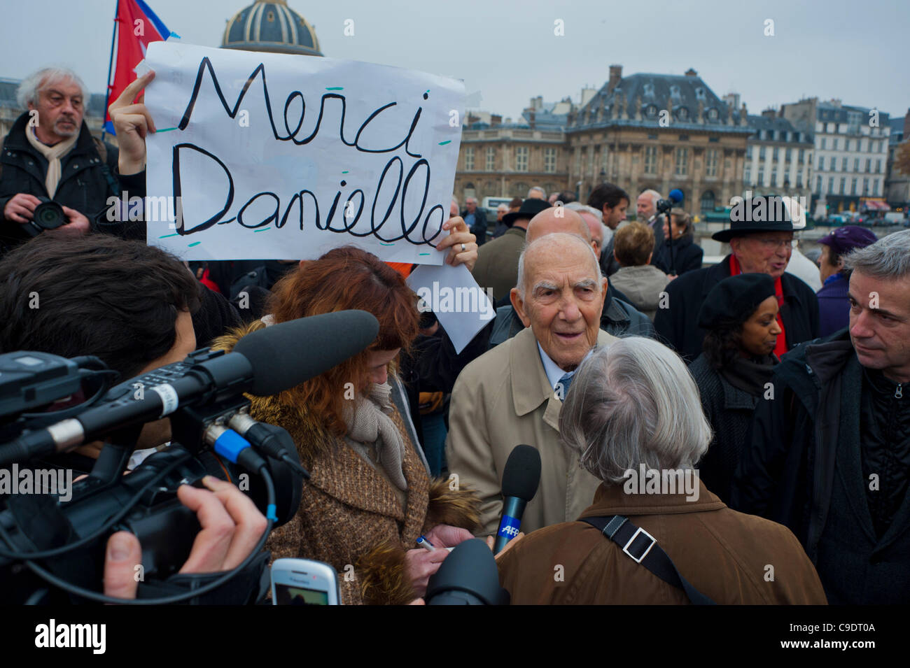 Seniors interviewing hi-res stock photography and images - Alamy