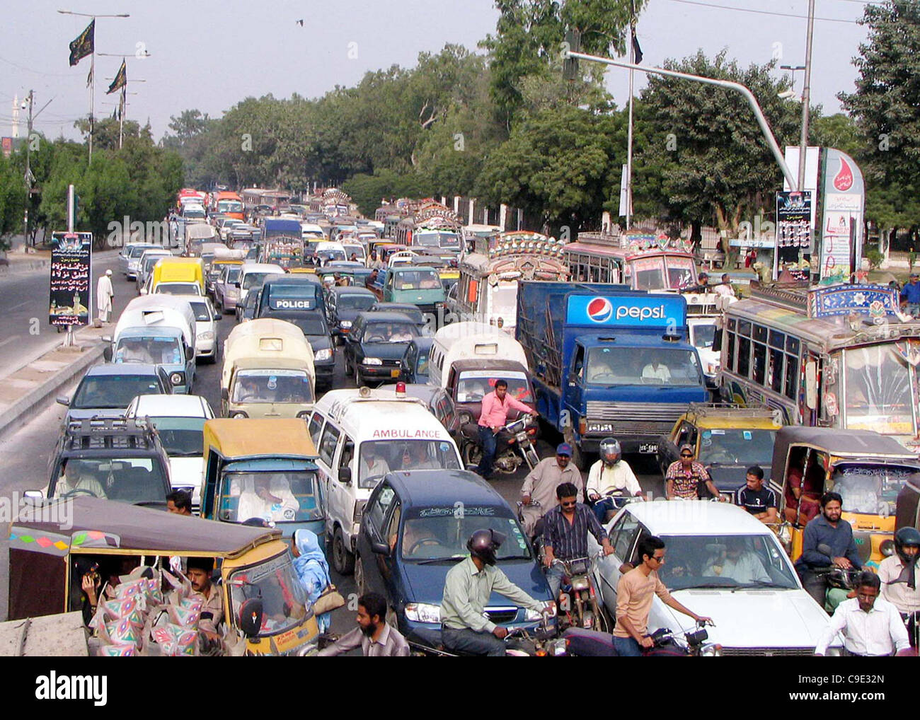 Ambulance stuck in traffic jam hi-res stock photography and images - Alamy