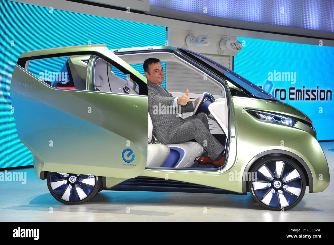 November 30, 2011, Tokyo, Japan - Carlos Ghosn, president and CEO of ...