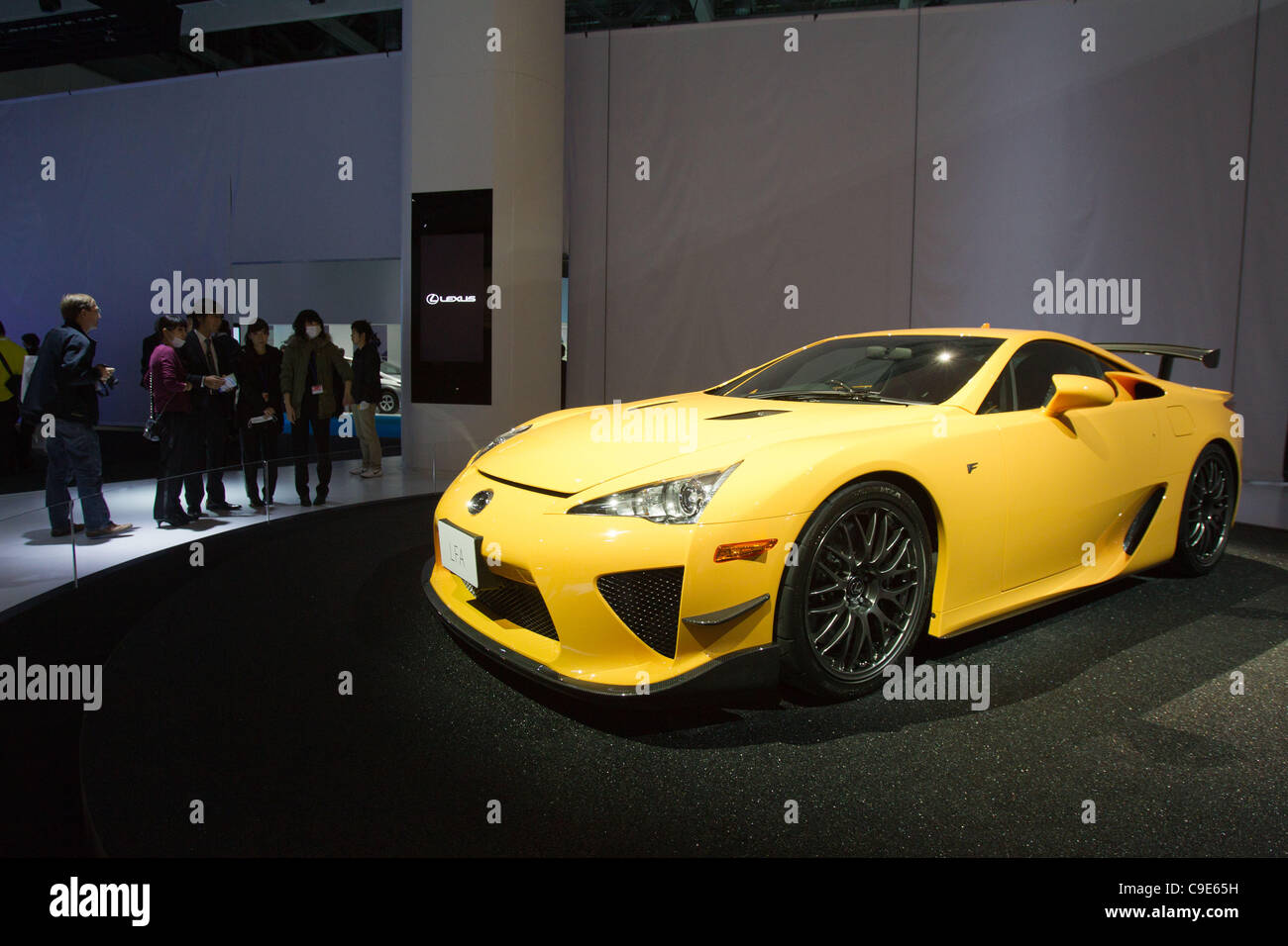 December 30, 2011, Tokyo, Japan - Visitors look at the Lexus' "LFA ...