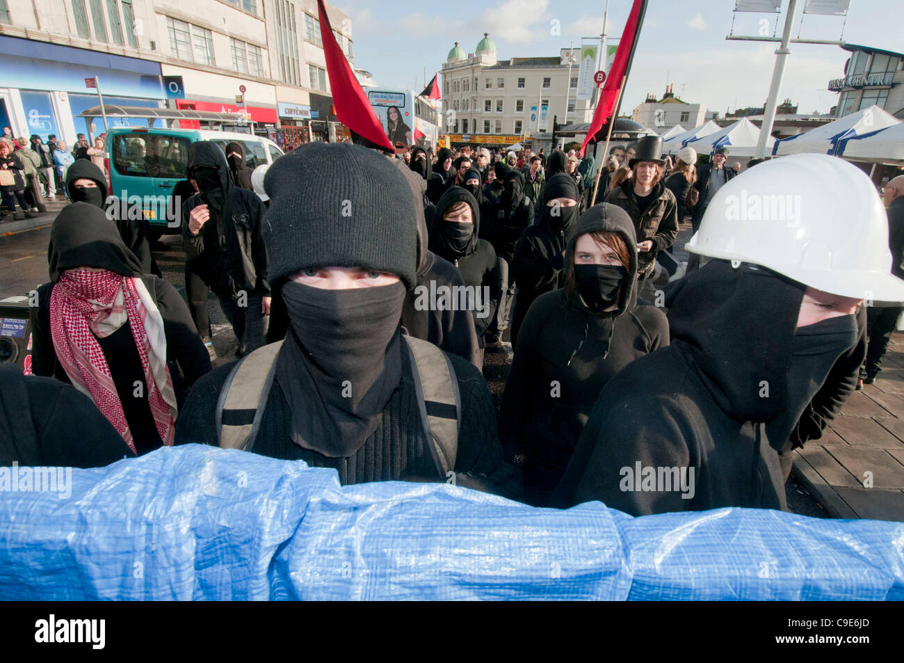 Police riot hi-res stock photography and images - Alamy