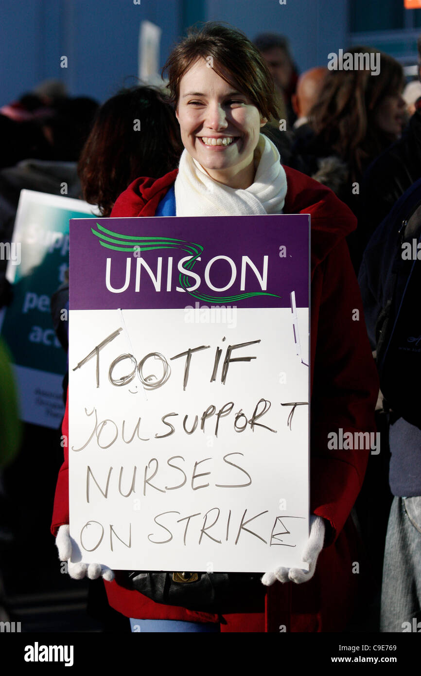 Unison strike nurse hi-res stock photography and images - Alamy