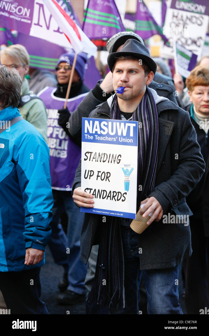 Nasuwt strike hi-res stock photography and images - Alamy