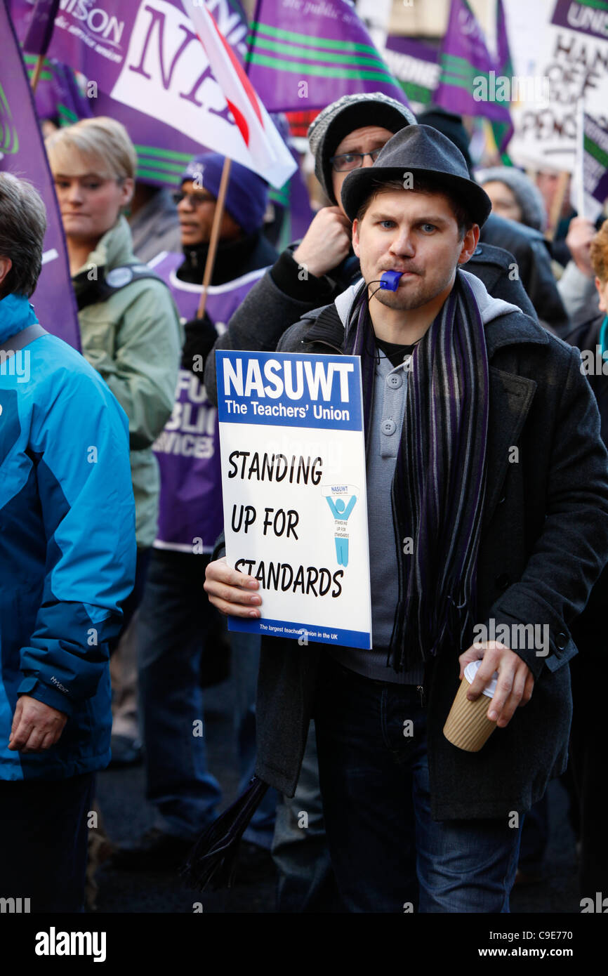 Nasuwt strike hi-res stock photography and images - Alamy