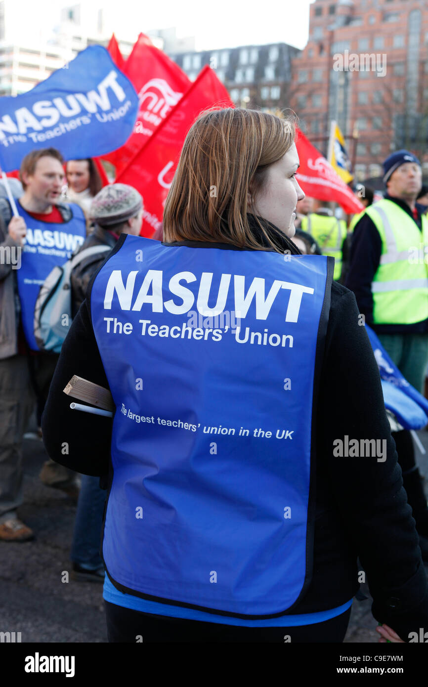 Nasuwt strike hi-res stock photography and images - Alamy