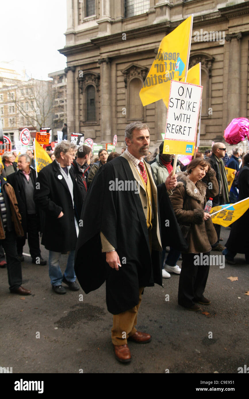 University lecturer strike hi-res stock photography and images - Alamy
