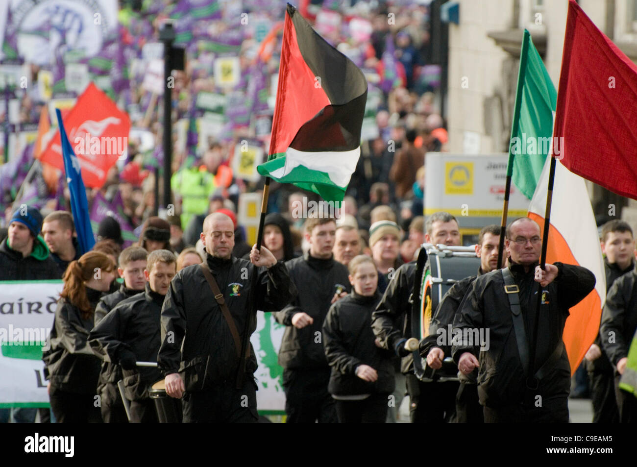 Marchers march from pierhead to St George's Hall plateau Liverpool ...