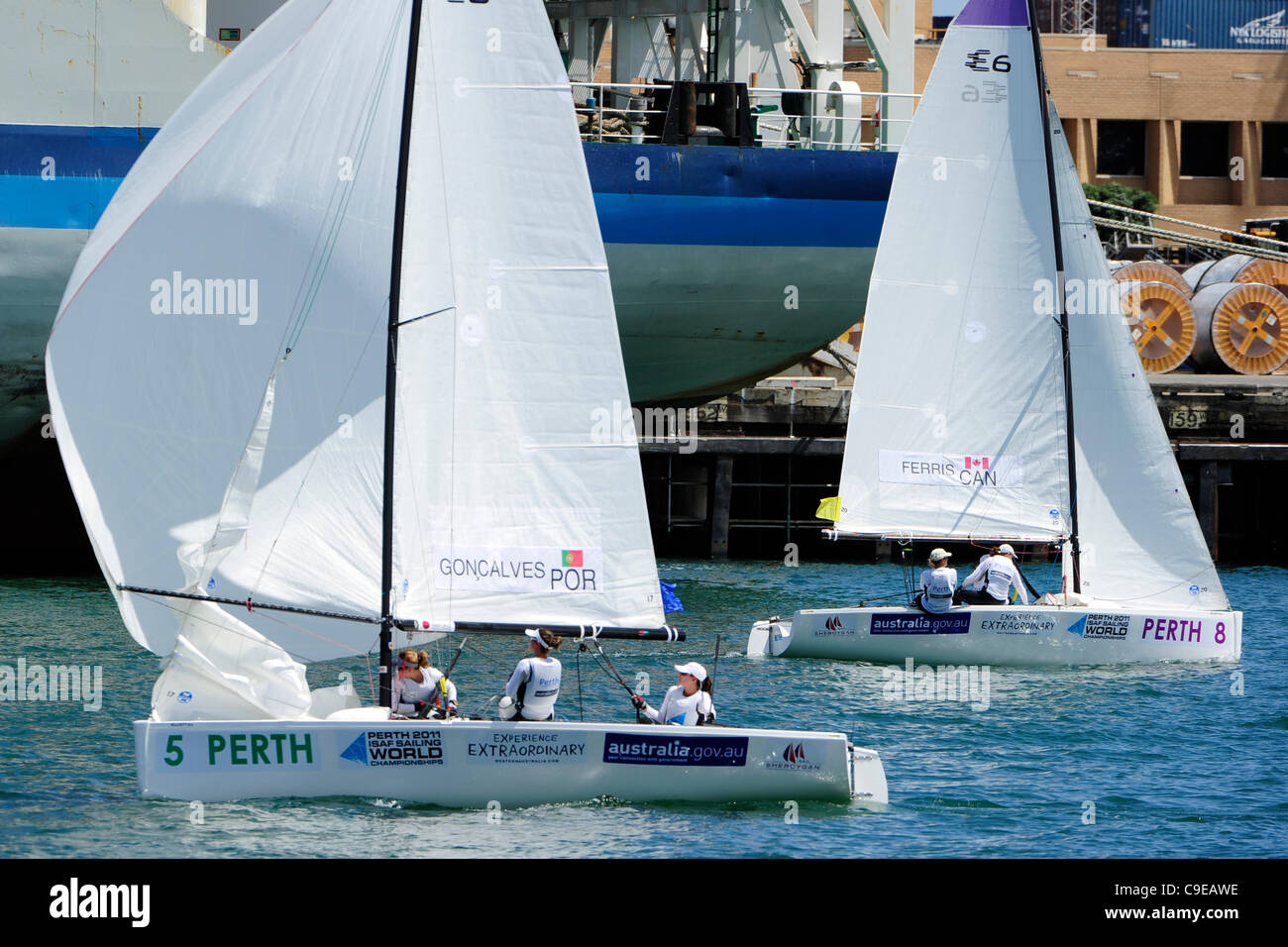 05.12.2011. Perth, Australia. Rita Goncalves (POR) and Sharon Ferris ...