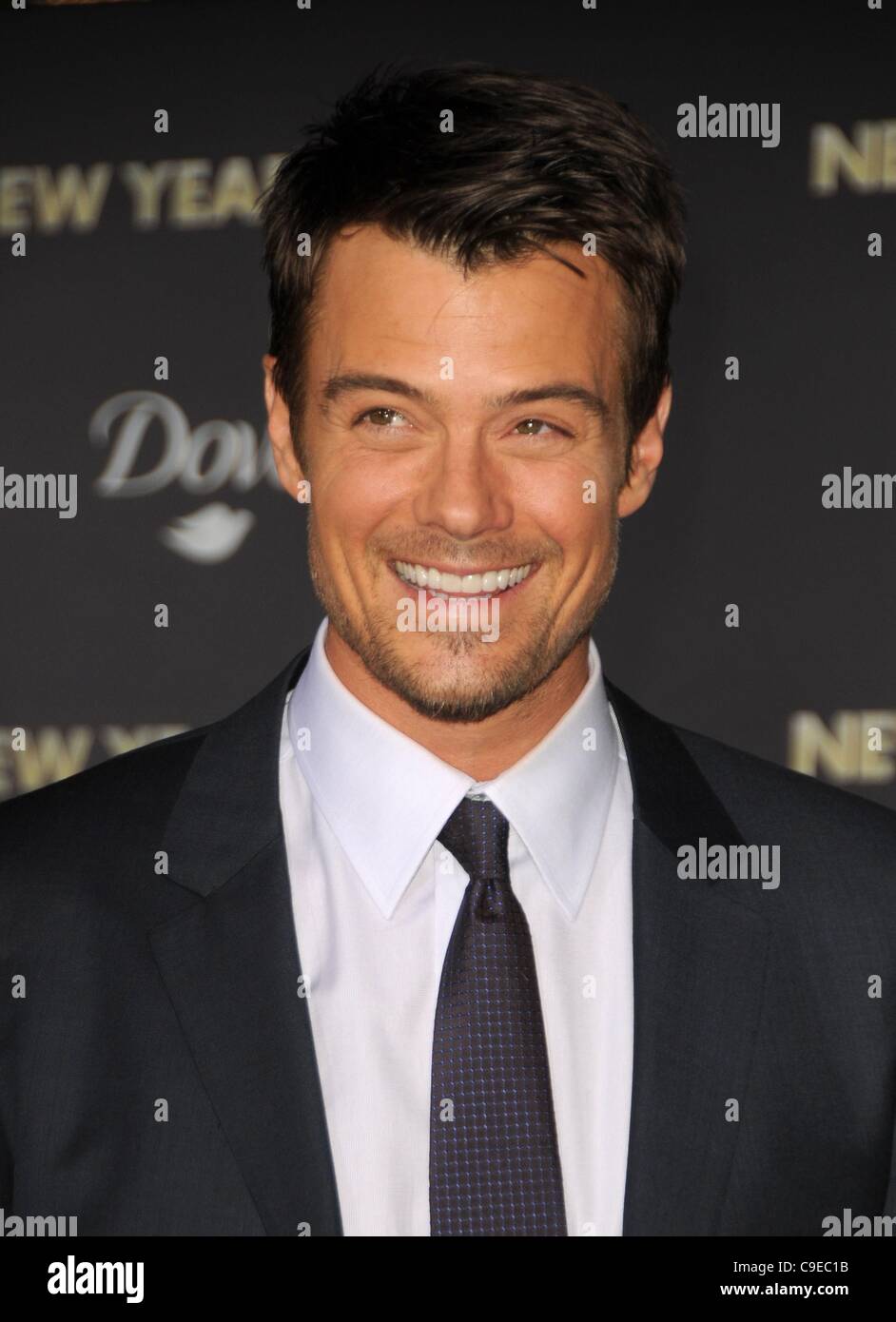Josh Duhamel at arrivals for NEW YEAR'S EVE Premiere, Grauman's Chinese ...