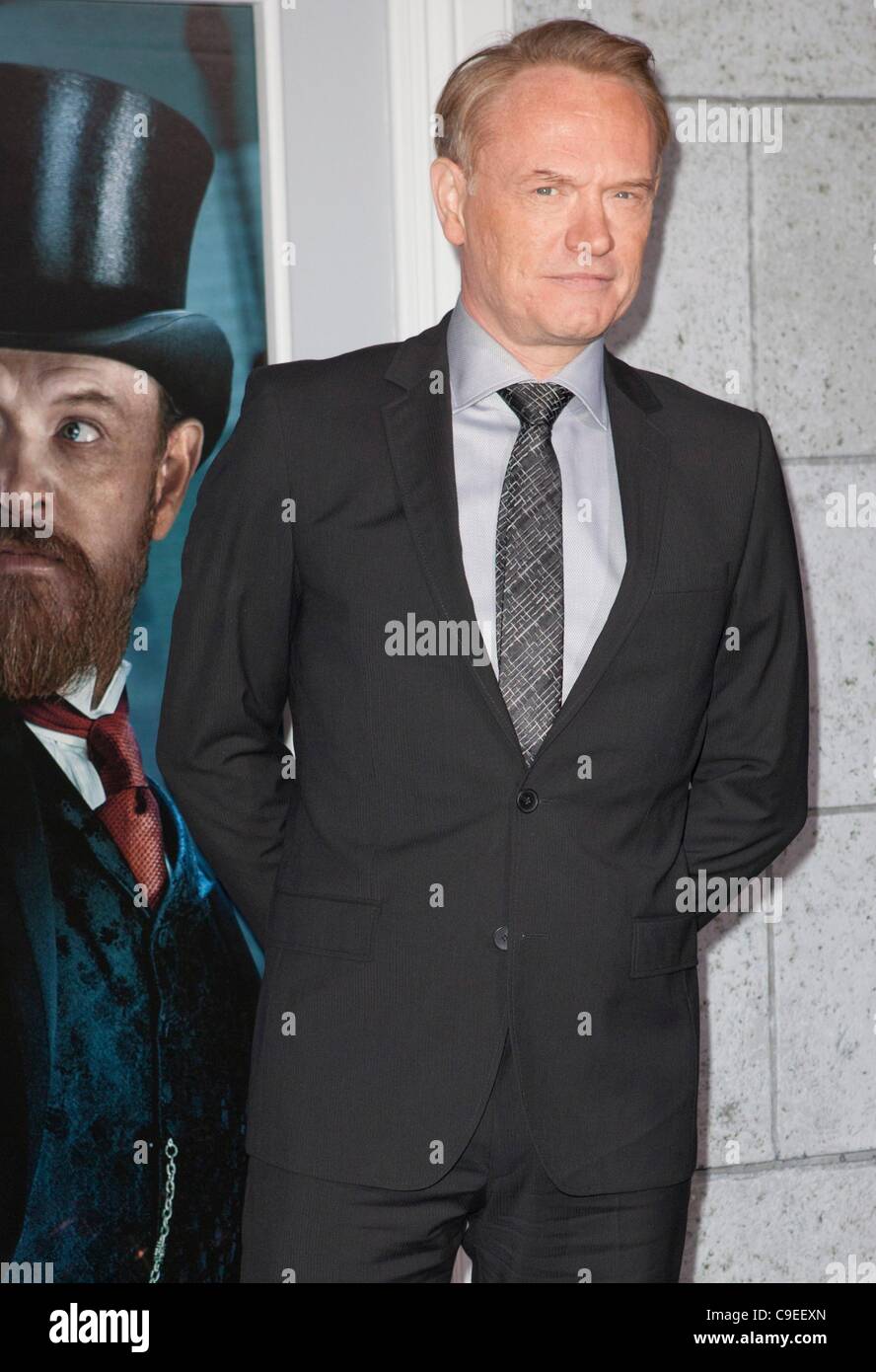 Jared Harris at arrivals for Sherlock Holmes: A Game of Shadows ...