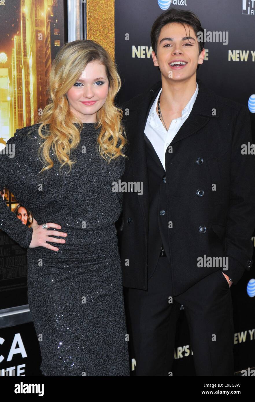 Abigail Breslin, Jake T. Austin at arrivals for NEW YEAR'S EVE Tribeca ...