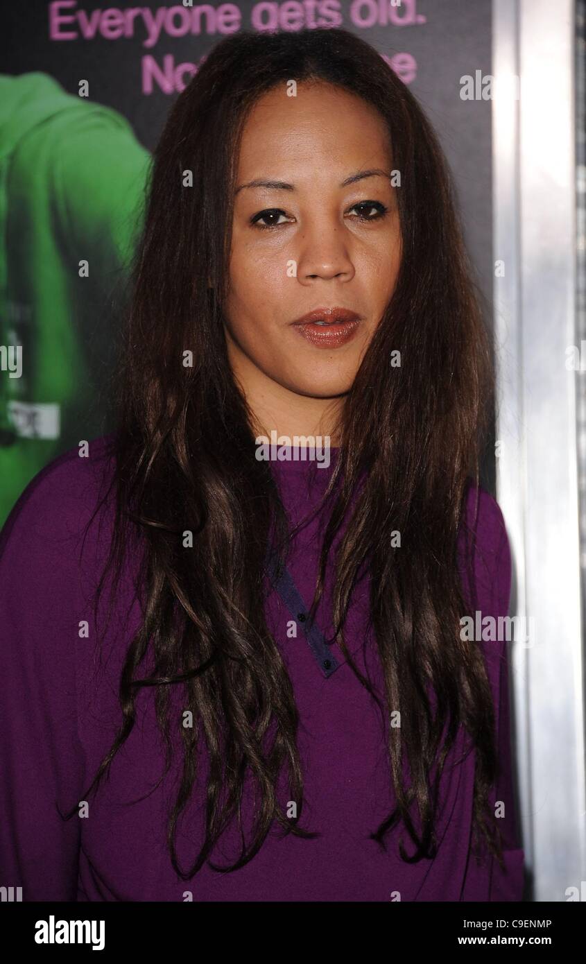 Maggie Betts at arrivals for YOUNG ADULT Premiere, The Ziegfeld Theatre ...