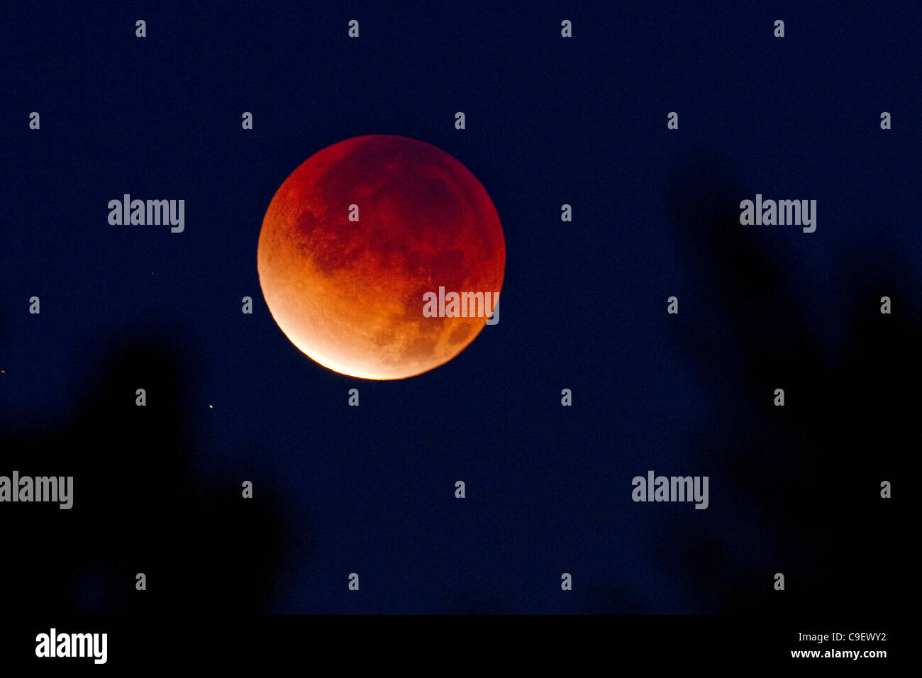 December 10, 2011 - San Diego, California, USA - A total lunar eclipse ...
