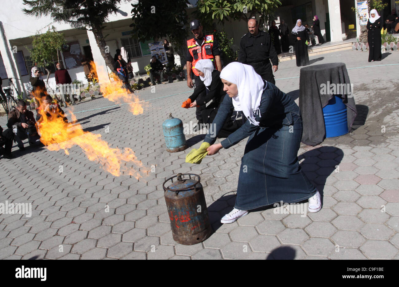 Dec. 11, 2011 - Gaza City, Gaza Strip - Members of the Palestinian ...