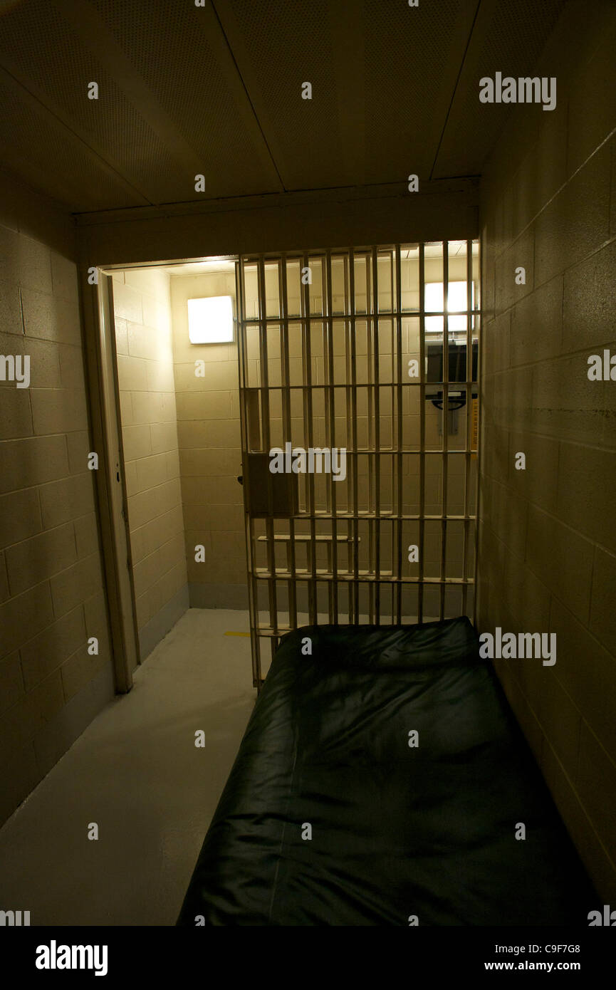 Cell number 13 at the Fullerton Police Department jail Stock Photo - Alamy