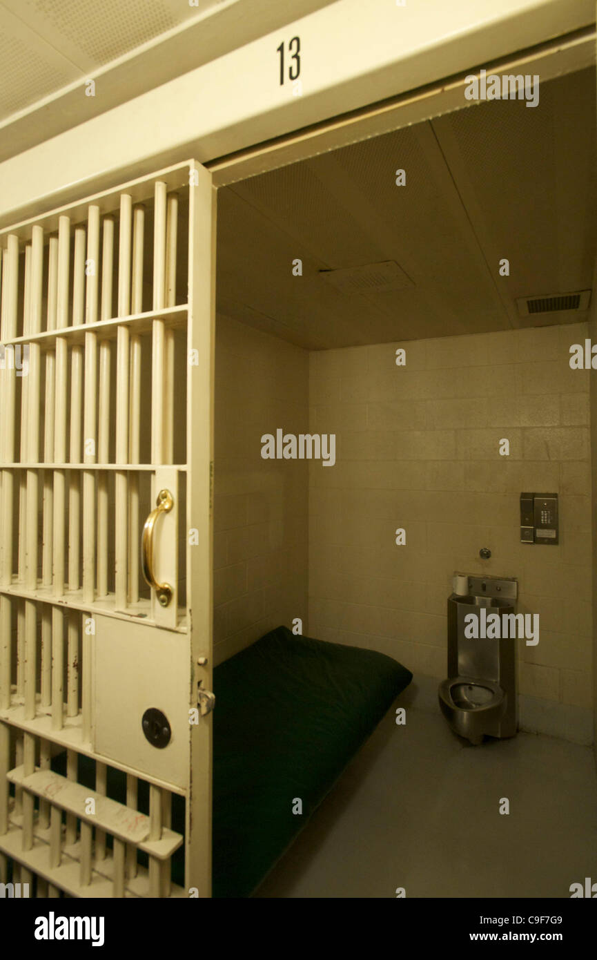 Cell number 13 at the Fullerton Police Department jail Stock Photo - Alamy