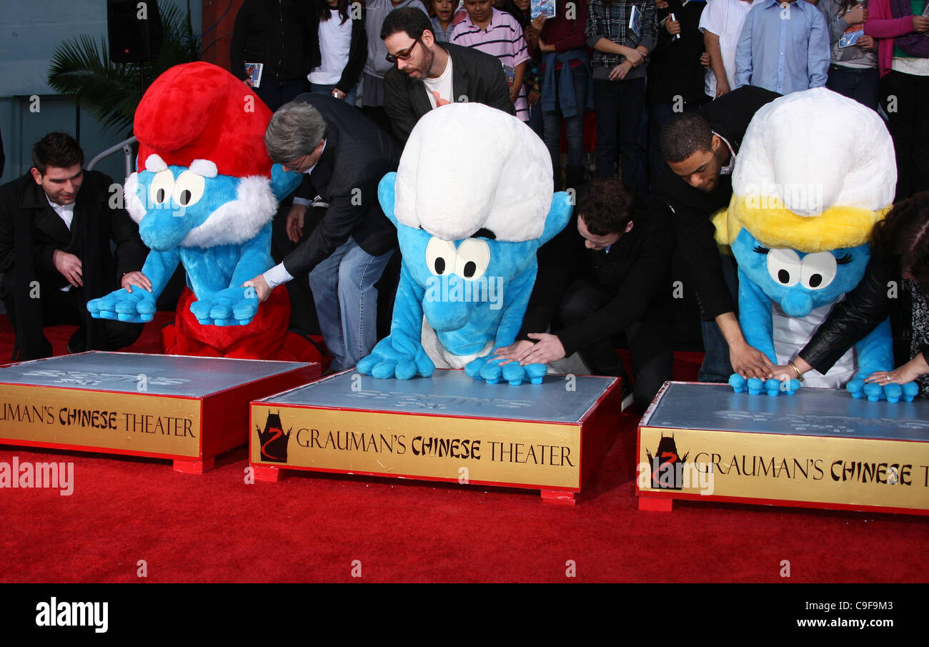 PAPA SMURF & CLUMSY & ANTON YELCHIN & SMURFETTE THE SMURFS HONORED WITH ...
