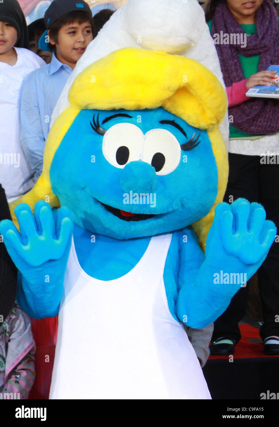 Smurfette hi-res stock photography and images - Alamy
