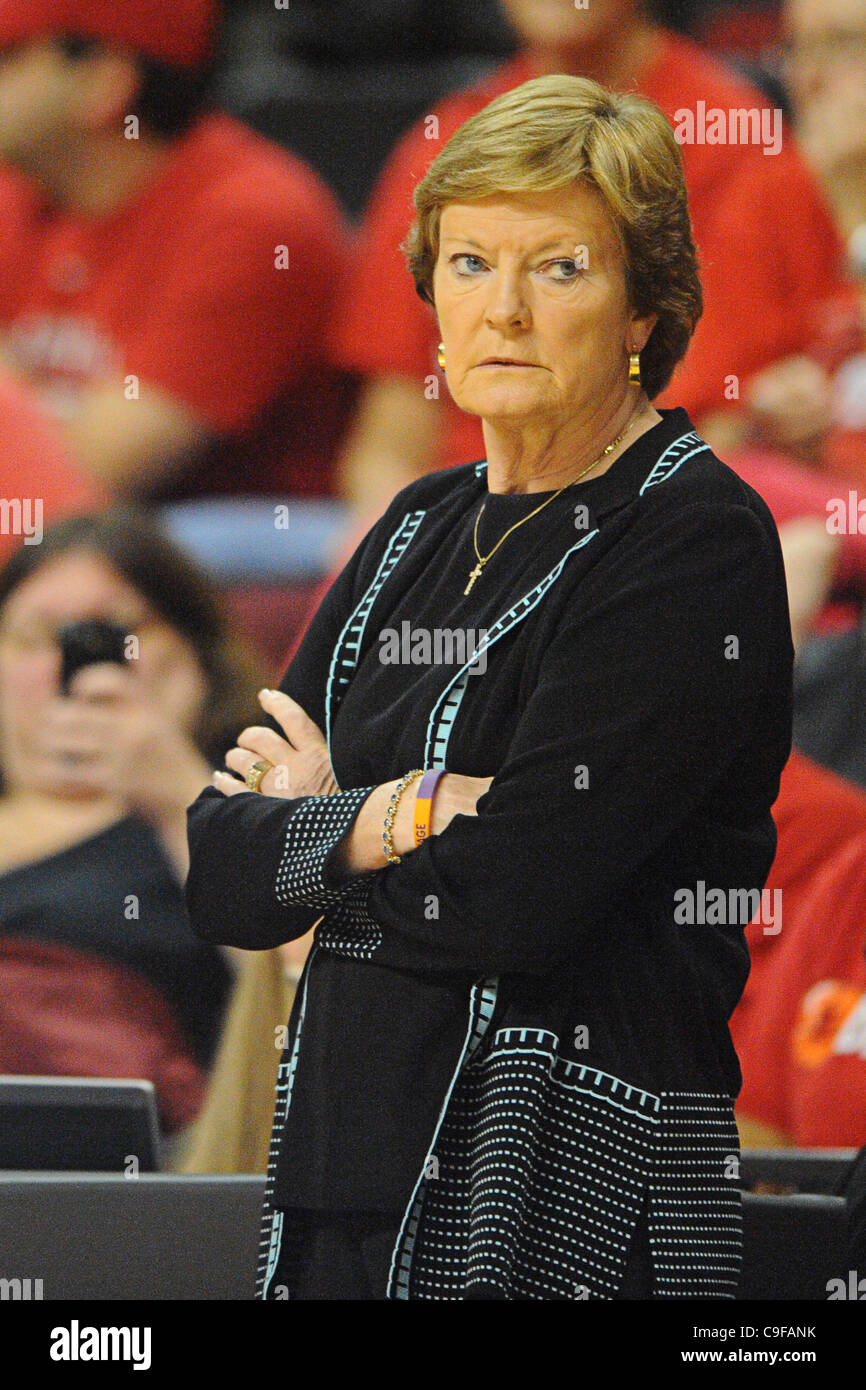 Pat summitt hi-res stock photography and images - Alamy