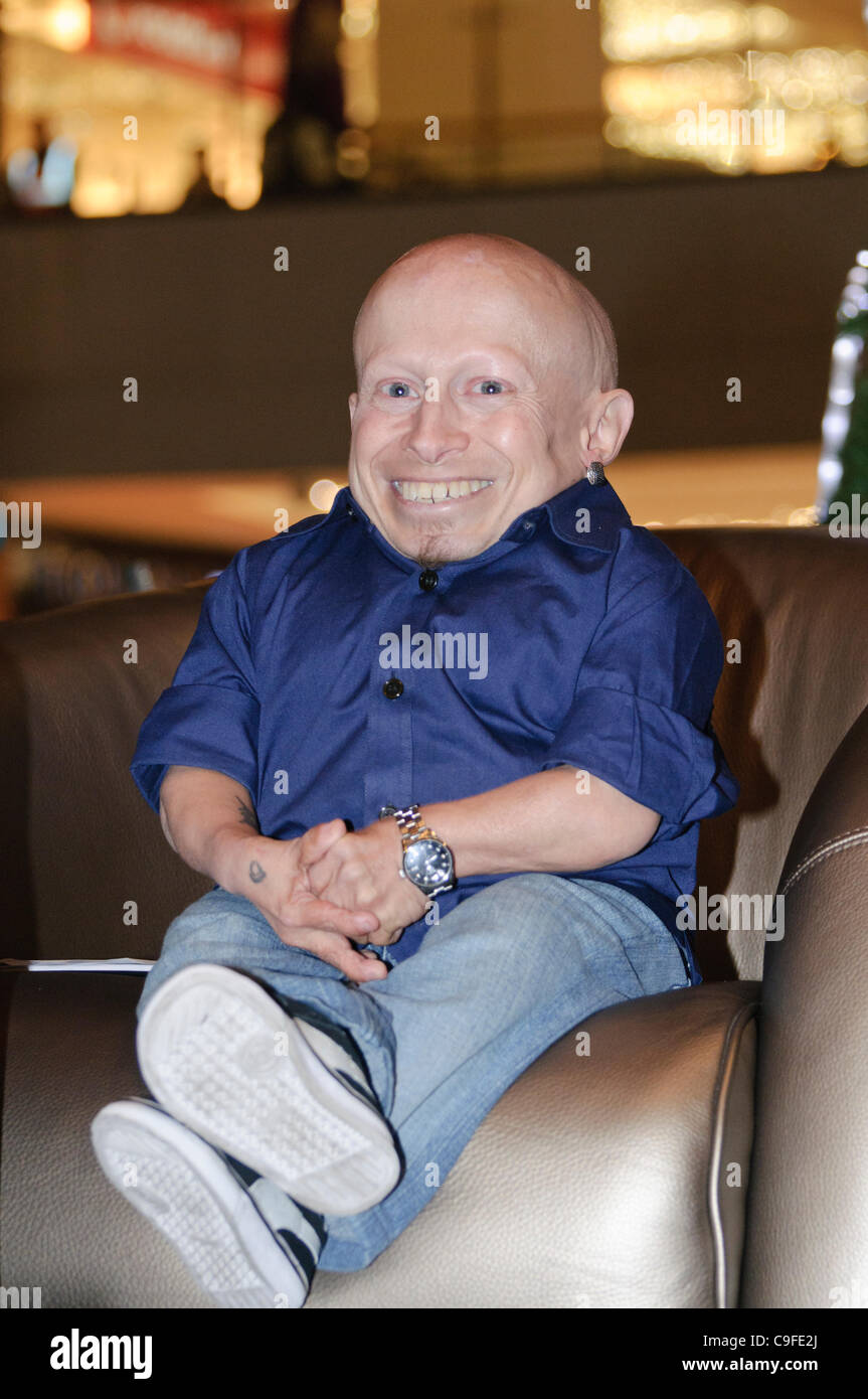 Actor Verne Troyer Stock Photo - Alamy