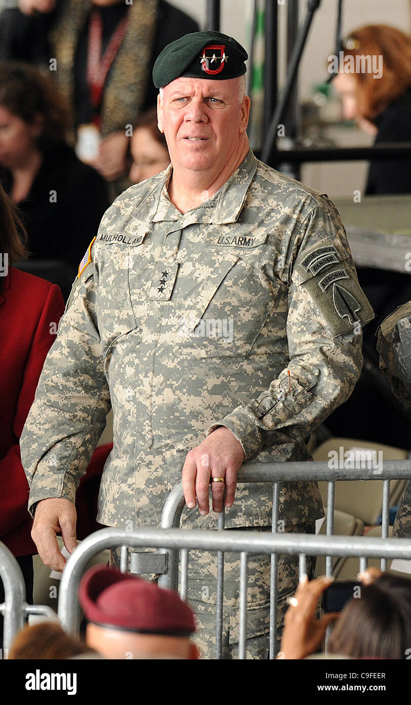 Dec. 14, 2011 - Fort Bragg, North Carolina; USA - U.S. ARMY Lieutenant ...