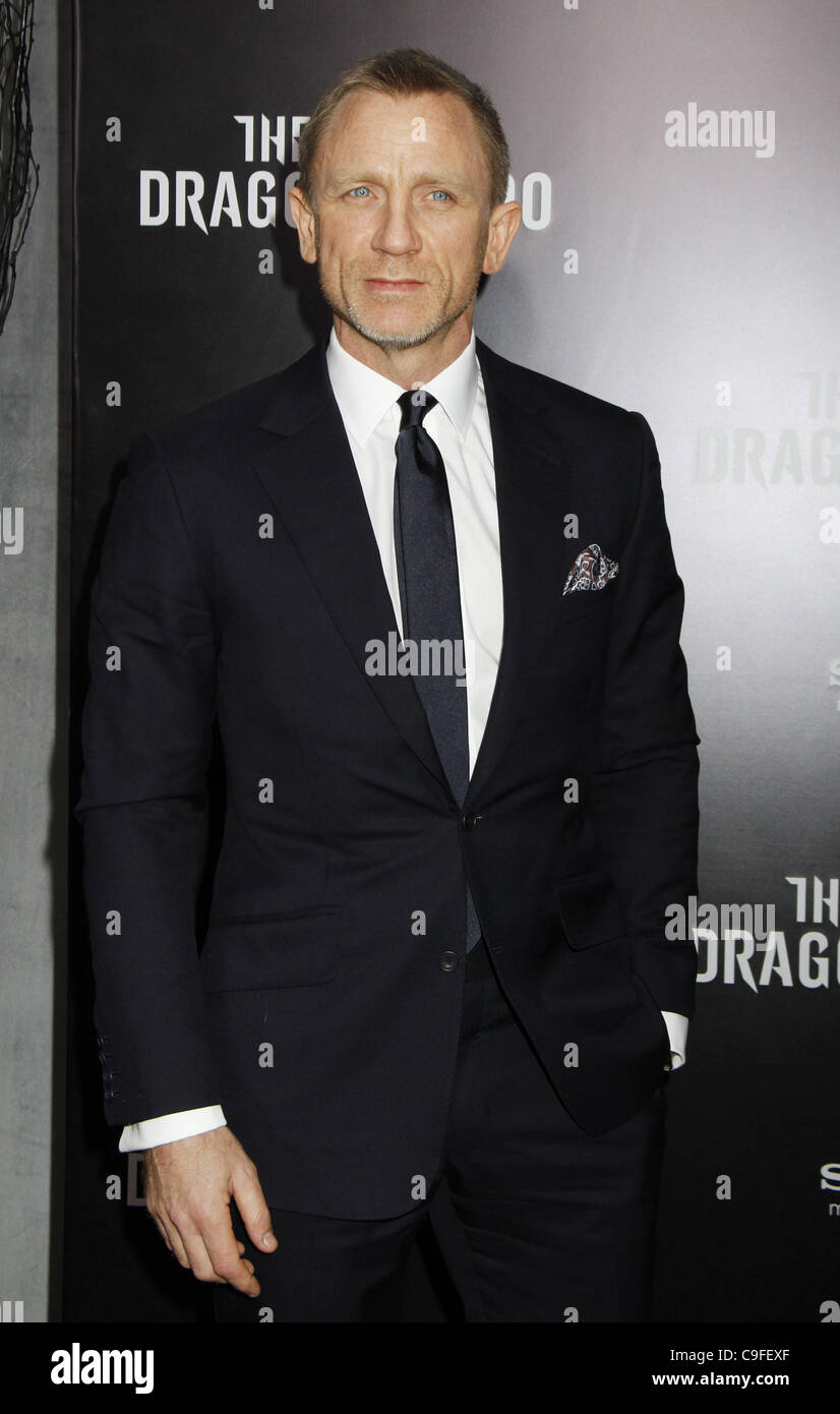 Dec. 14, 2011 - New York, New York, U.S. - Daniel Craig arrives for ...