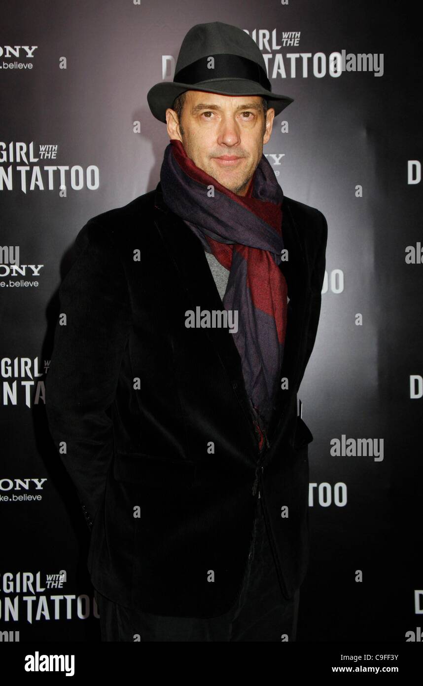Anthony Edwards at arrivals for THE GIRL WITH THE DRAGON TATTOO ...