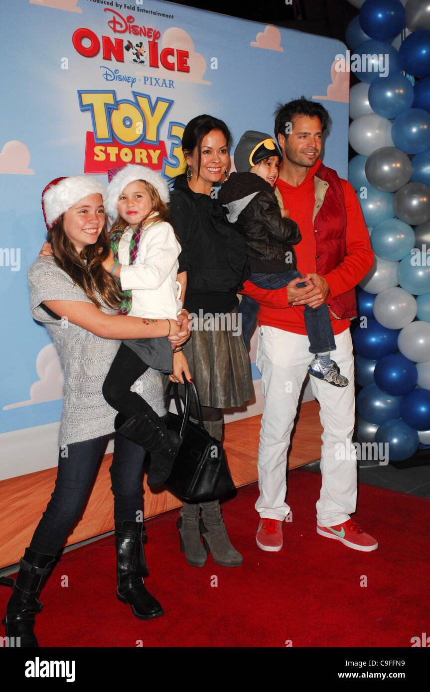 Brooke Burke at arrivals for Disney On Ice Presents Disney Pixar's Toy ...