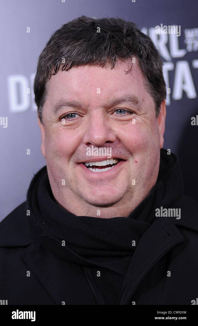 John Scurti at arrivals for THE GIRL WITH THE DRAGON TATTOO Premiere ...