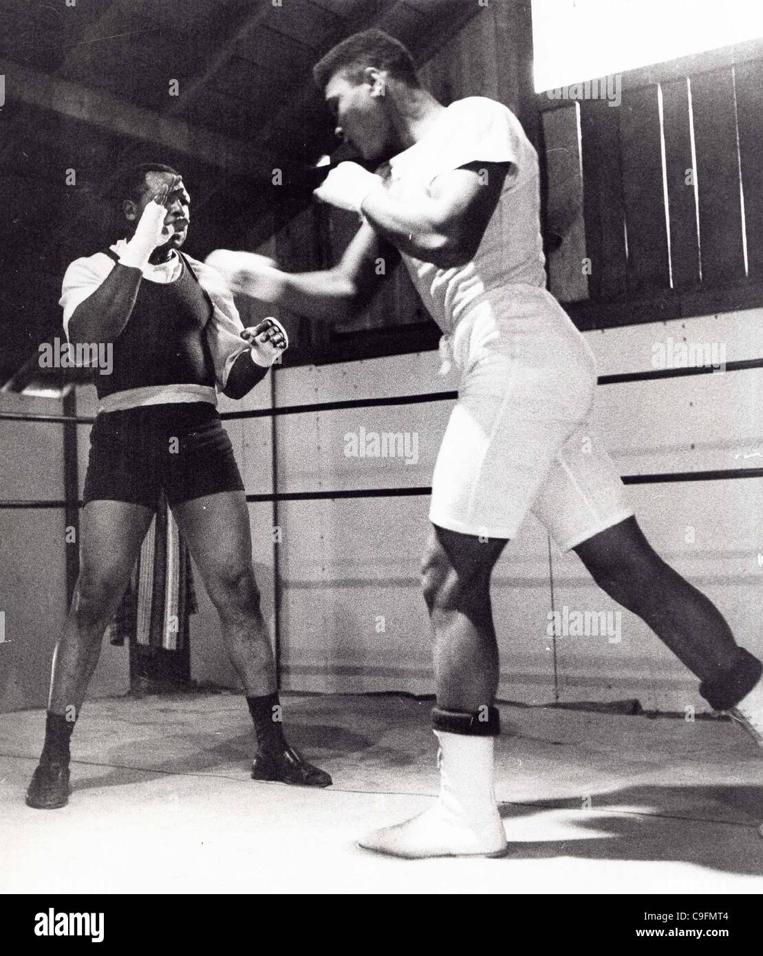 Dec. 9, 2011 - MUHAMMAD ALI with Archie Moore.(Credit Image: Â© Globe ...