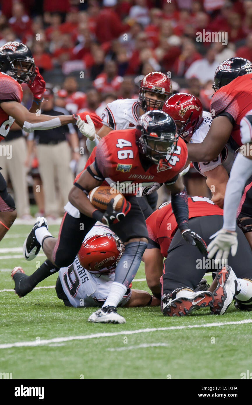 Line 17 runs hi-res stock photography and images - Alamy