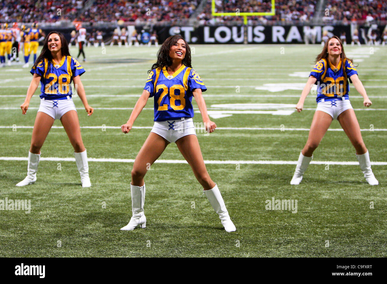 St louis rams cheerleaders hi-res stock photography and images - Alamy