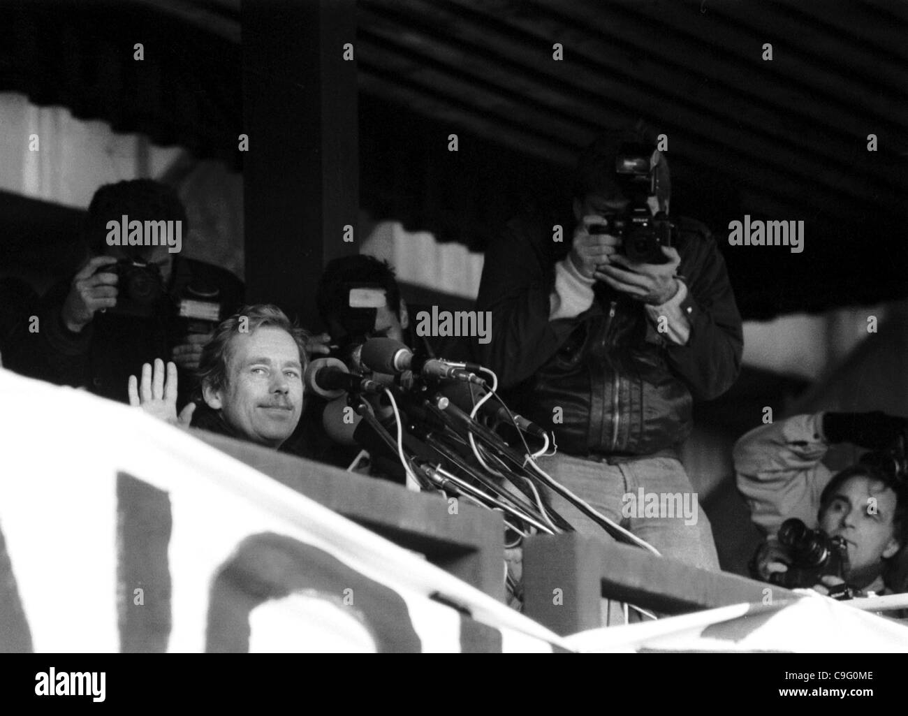 Velvet revolution czechoslovakia hi-res stock photography and images ...
